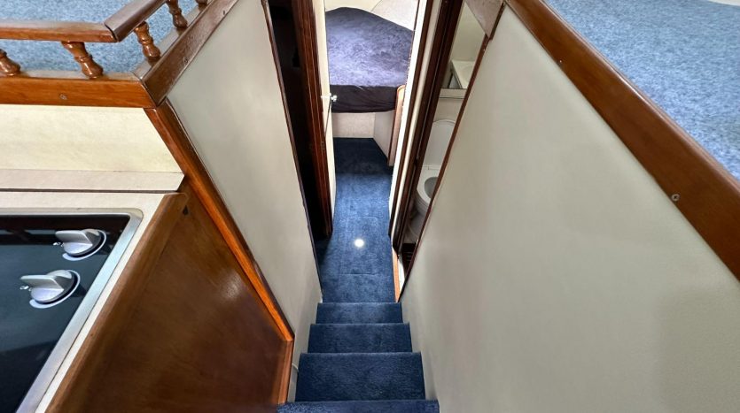 Bertram 35 Flybridge | BBM Yacht Sales