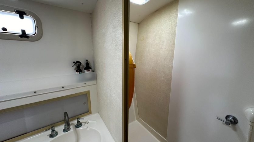 Bertram 35 Flybridge | BBM Yacht Sales