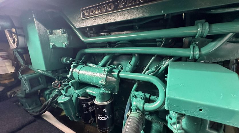 Bertram 35 Flybridge | BBM Yacht Sales