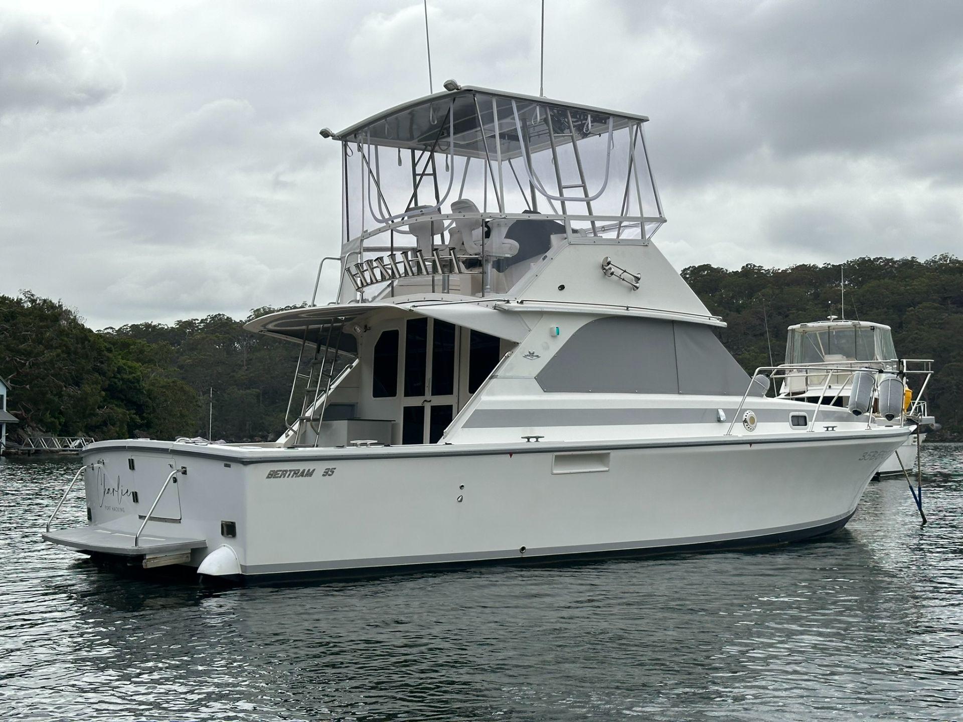 Bertram 35 Flybridge | BBM Yacht Sales