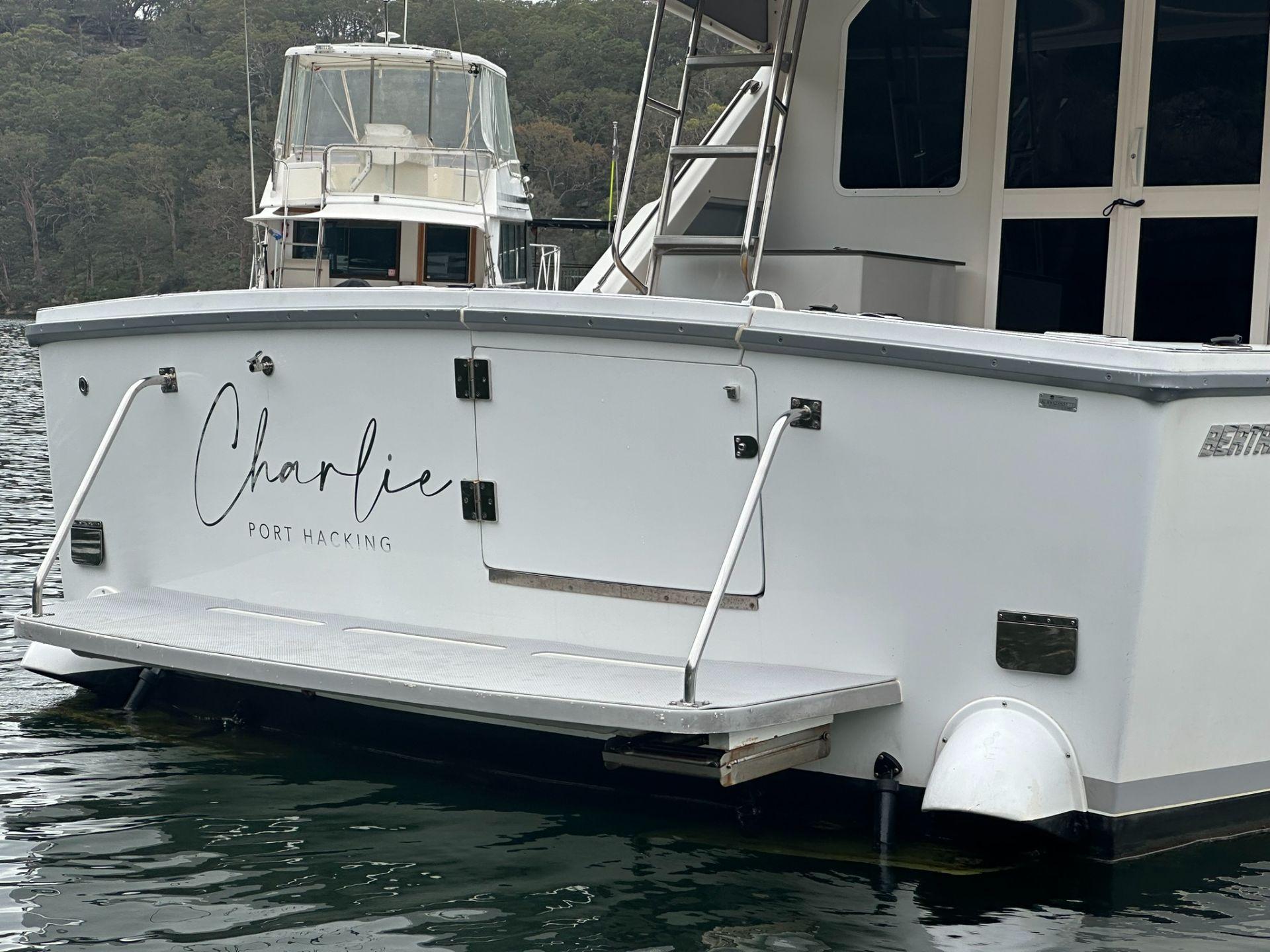 Bertram 35 Flybridge | BBM Yacht Sales