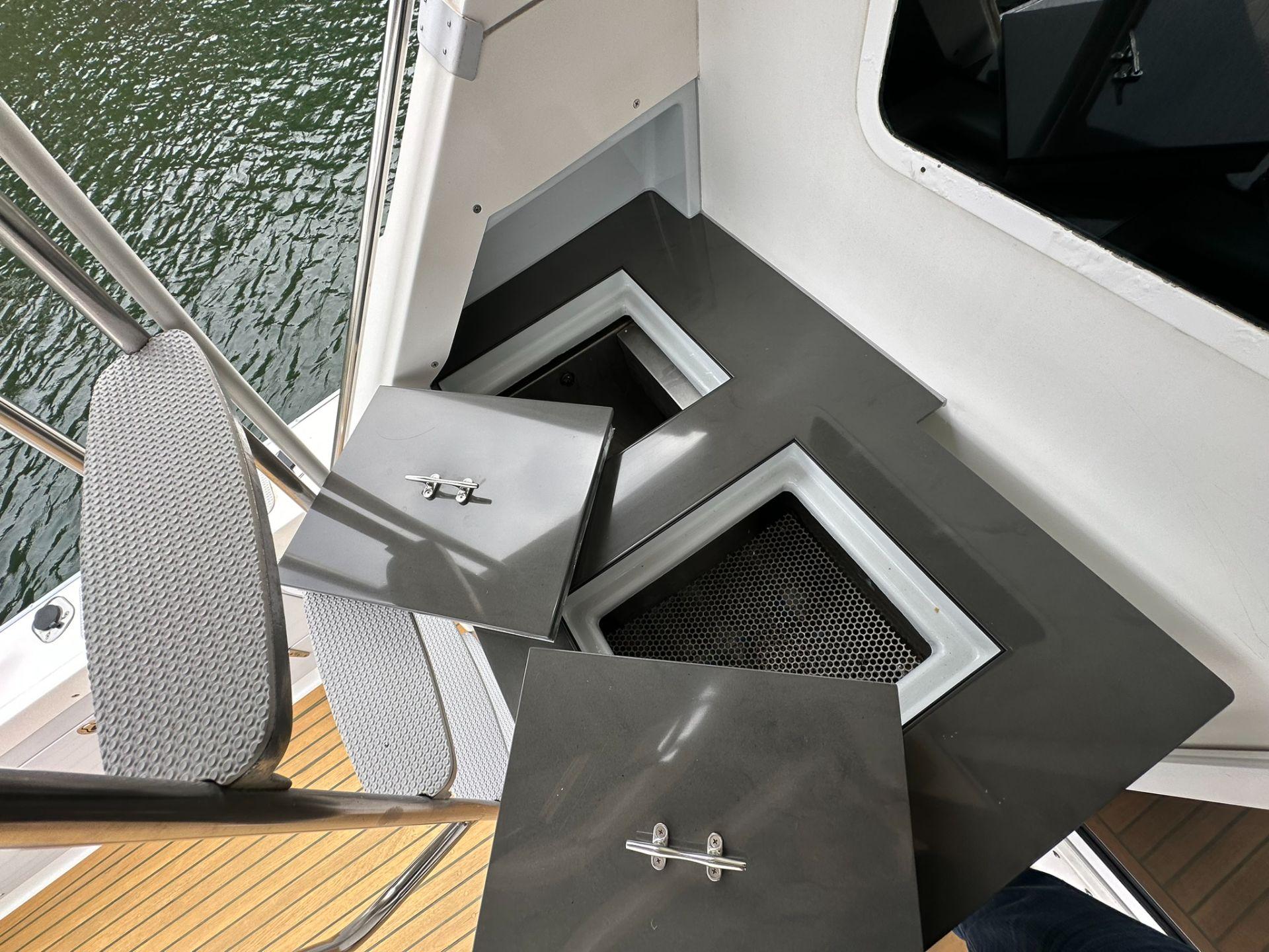 Bertram 35 Flybridge | BBM Yacht Sales