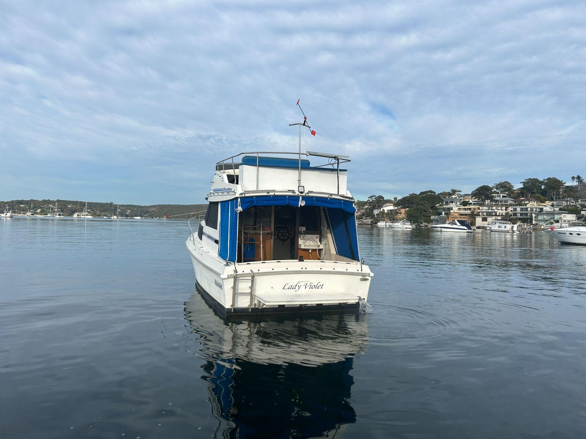 Cruise Craft Executive 800 | BBM Yacht Sales