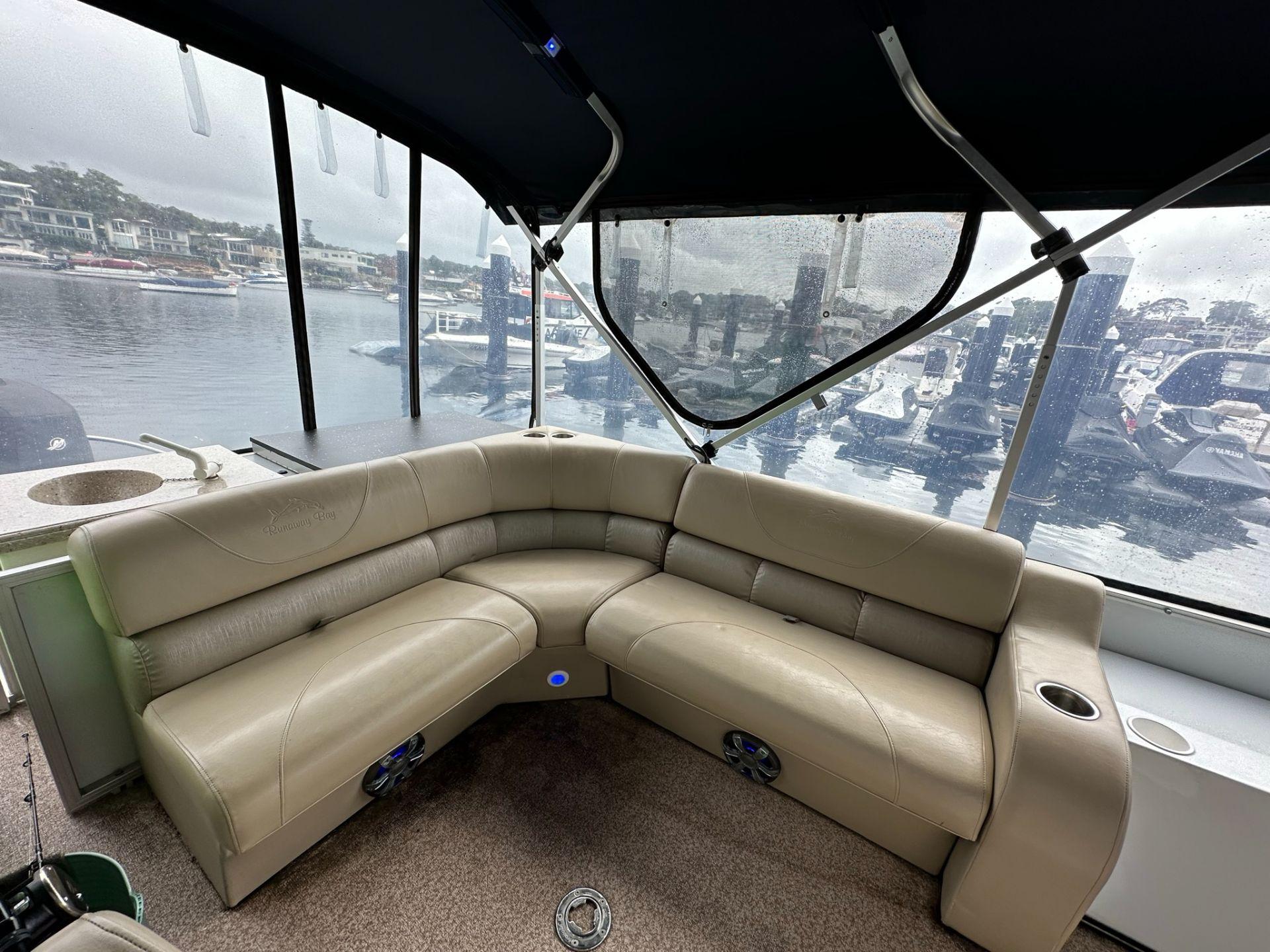 Runaway Bay Pontoon Boats 30ft Tri-Pontoon | BBM Yacht Sales